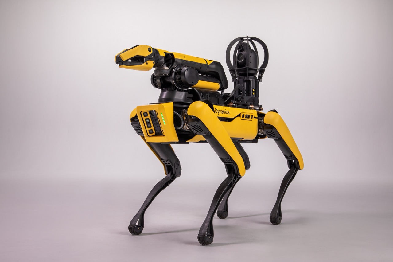 Boston Dynamics Spot - FlyMotion